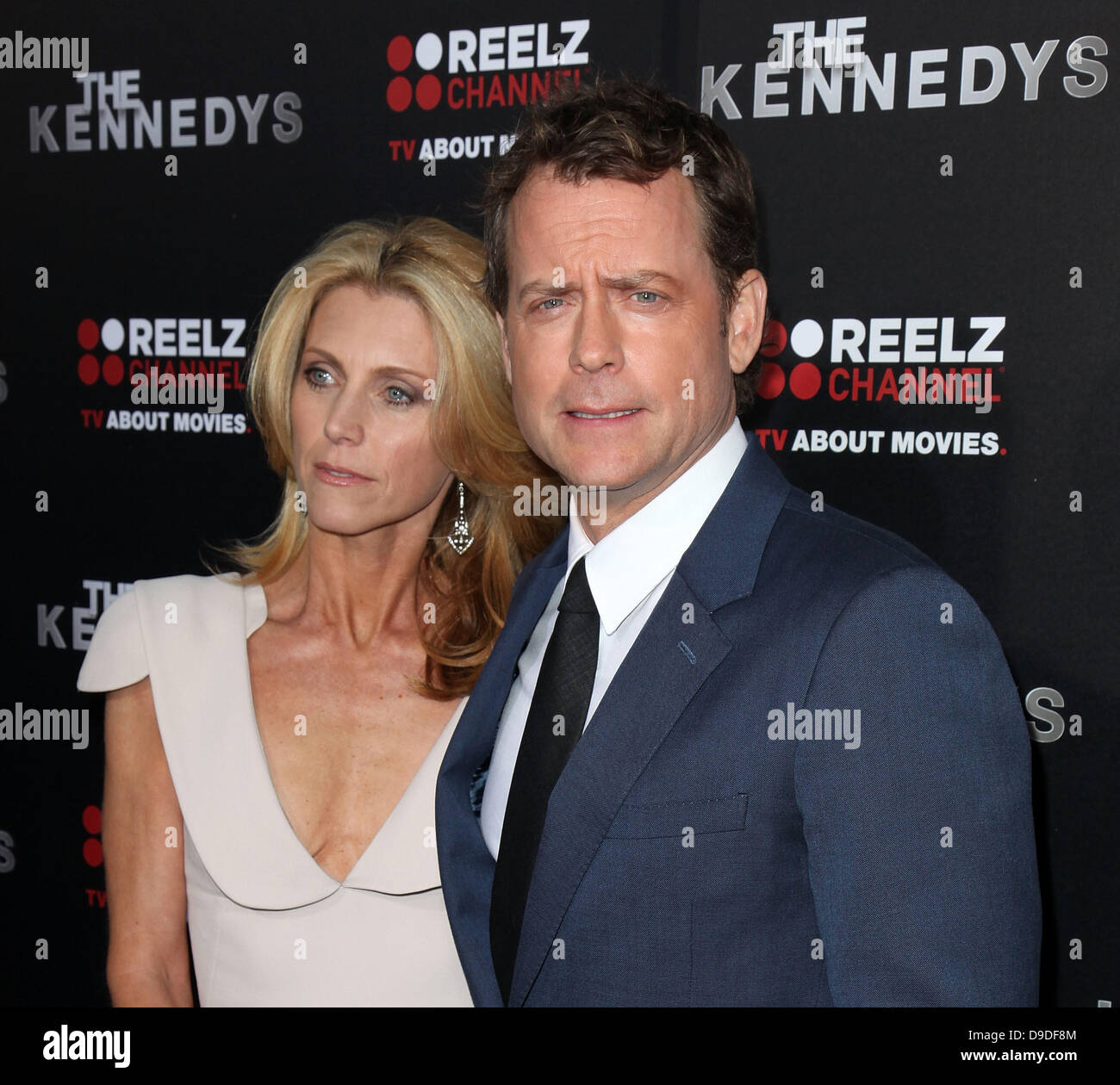 Helen labdon greg kinnear hi-res stock photography and images - Alamy
