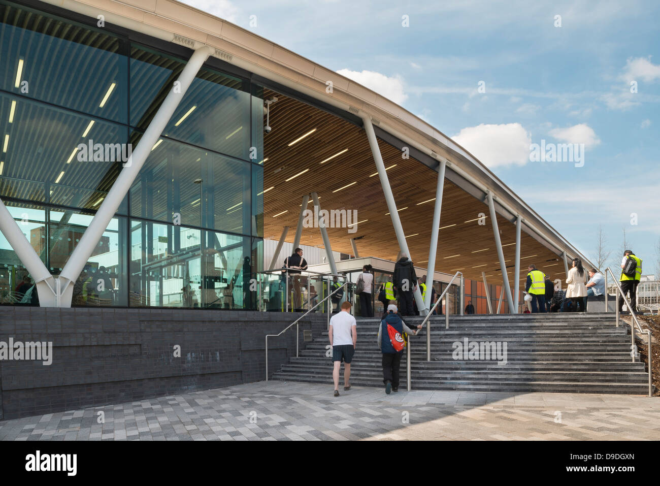 Stoke Bus Station, Stoke on Trent, United Kingdom. Architect: Grimshaw ...
