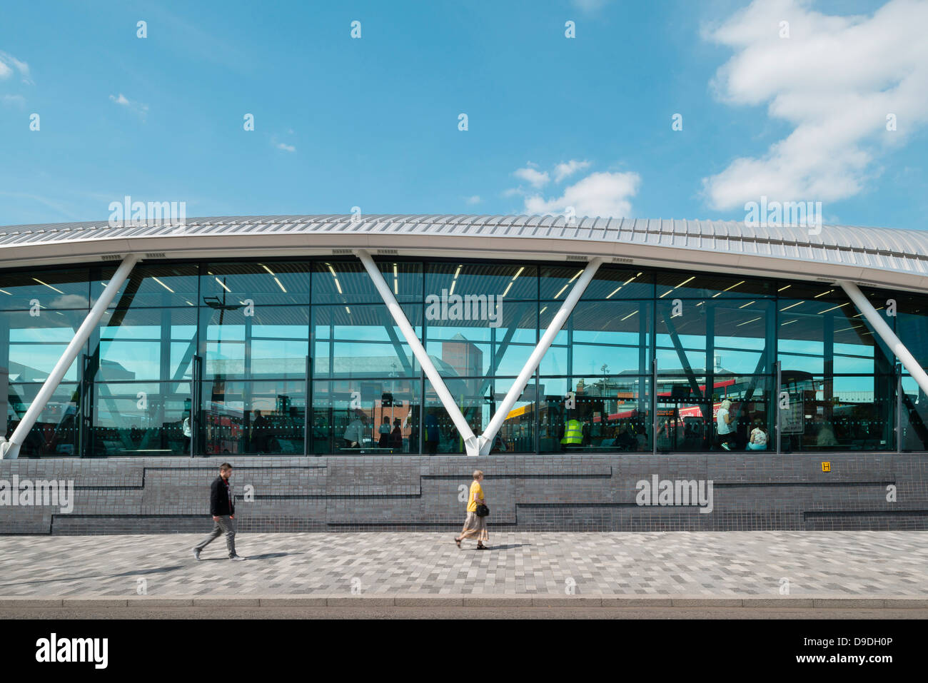 Stoke Bus Station, Stoke on Trent, United Kingdom. Architect: Grimshaw ...