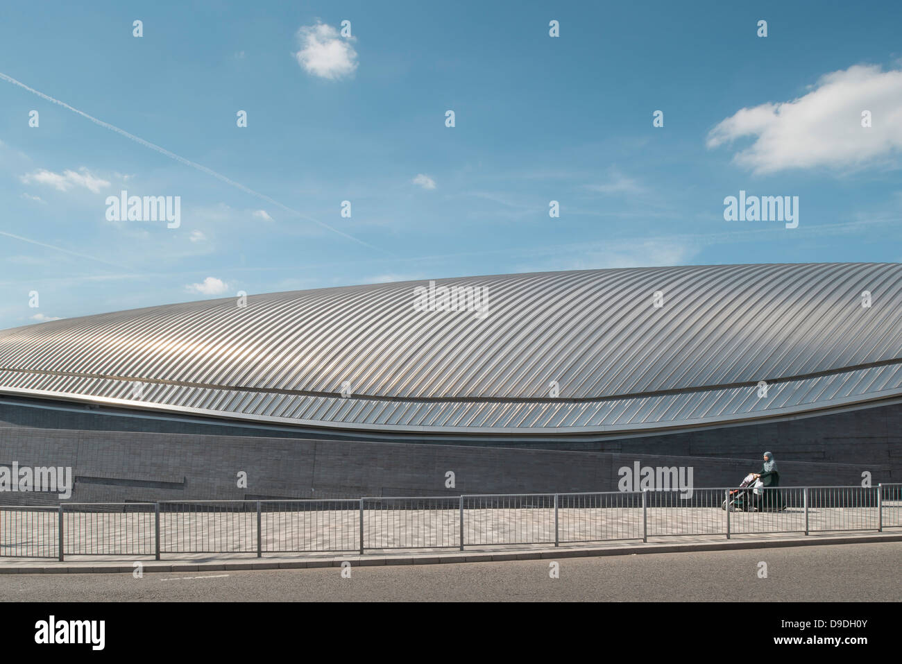 Stoke Bus Station, Stoke on Trent, United Kingdom. Architect: Grimshaw ...