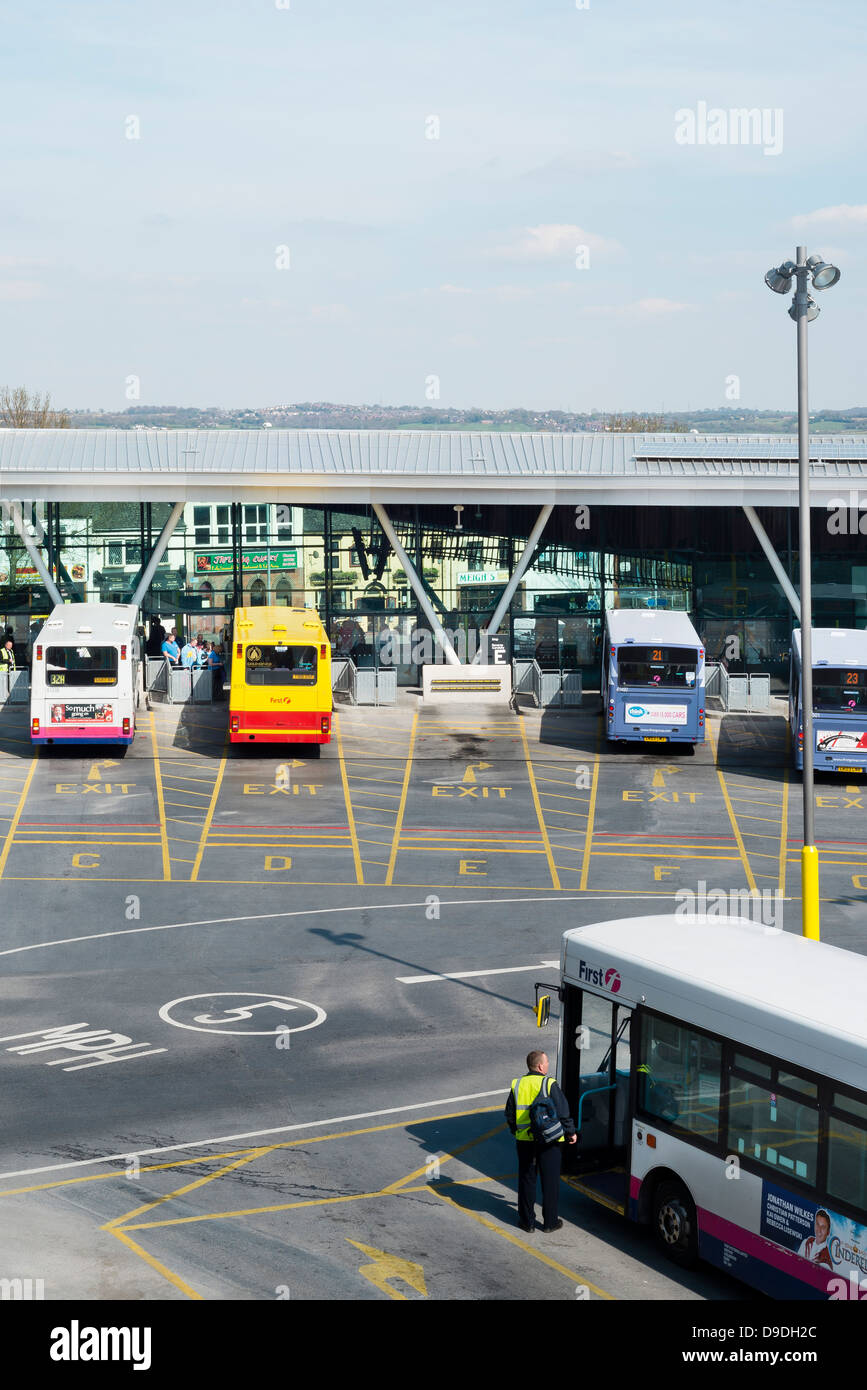 Stoke Bus Station, Stoke on Trent, United Kingdom. Architect: Grimshaw ...
