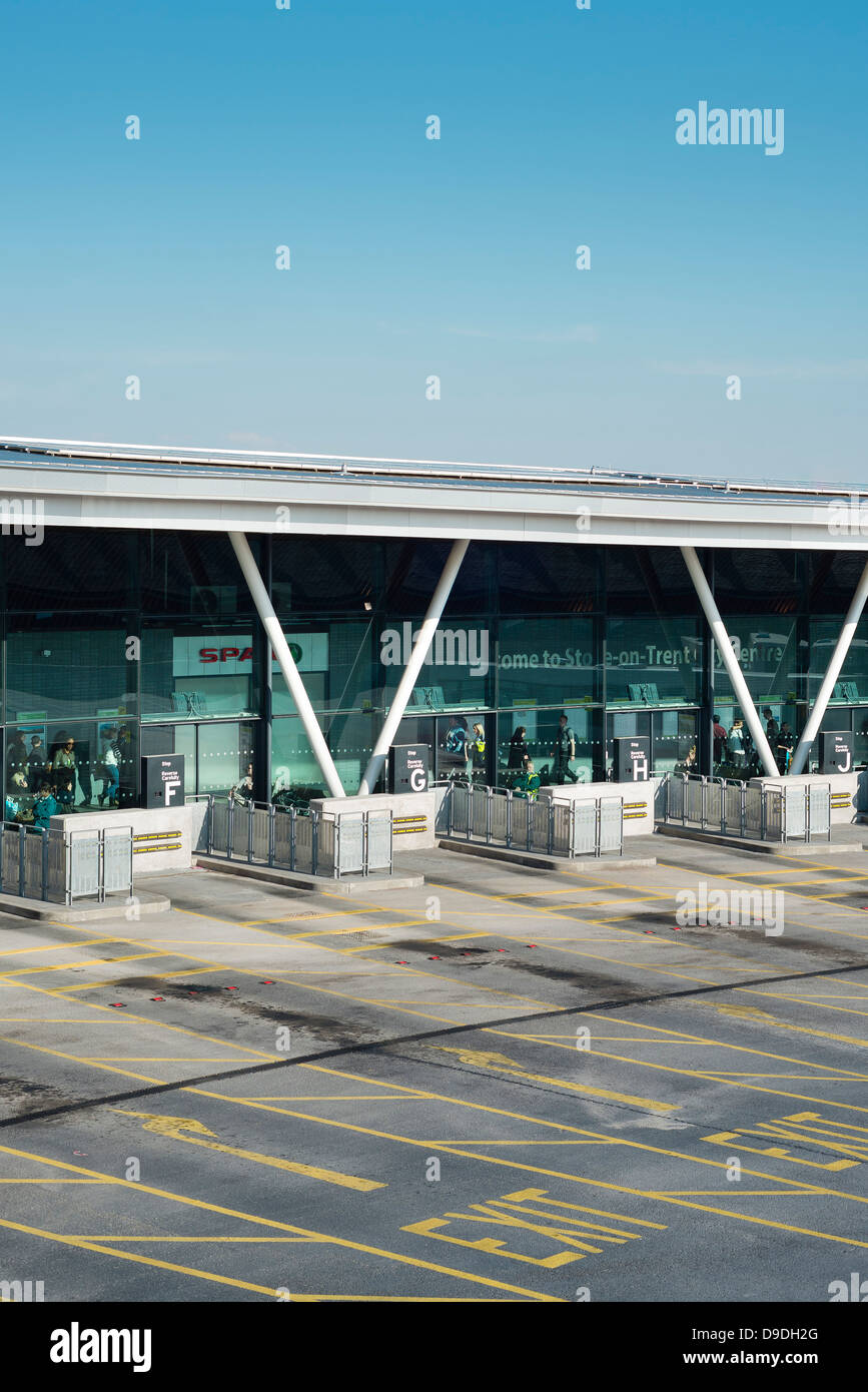 Stoke Bus Station, Stoke on Trent, United Kingdom. Architect: Grimshaw ...