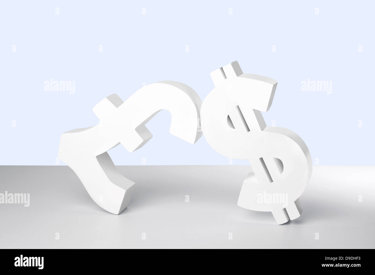 Dollar exchange signs hi-res stock photography and images - Alamy