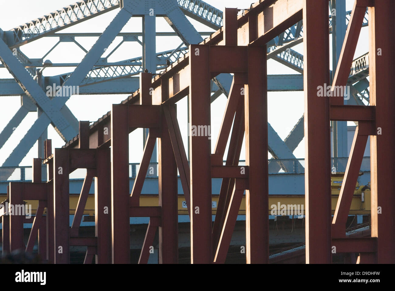Steel girders in use hi-res stock photography and images - Alamy
