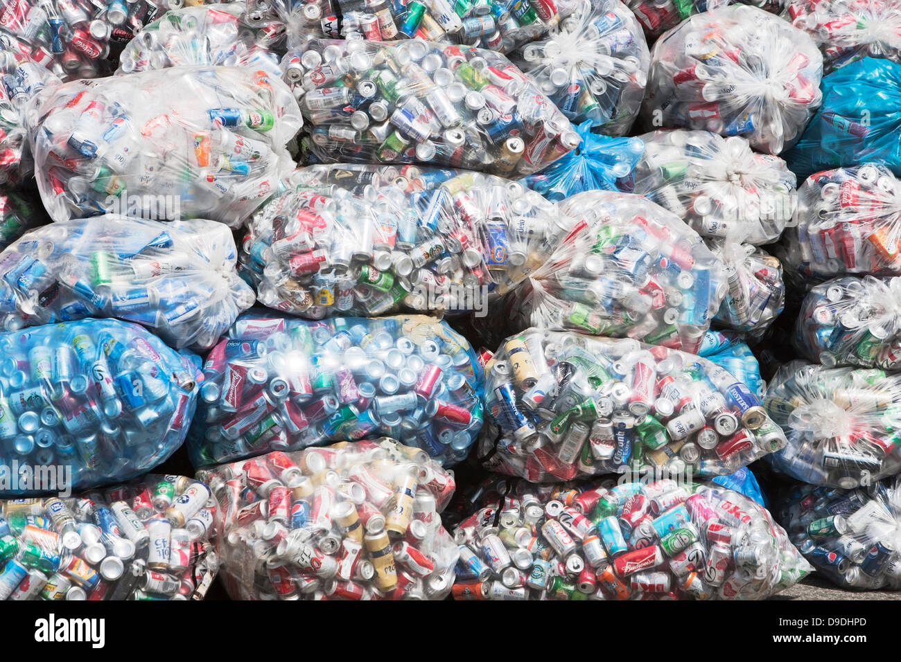 Stacks of tin cans hi-res stock photography and images - Alamy