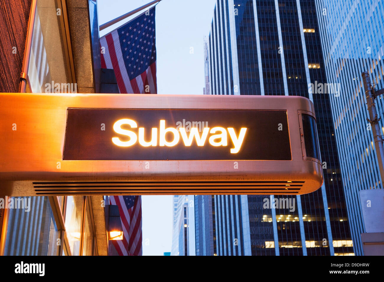 New york subway sign hi-res stock photography and images - Alamy