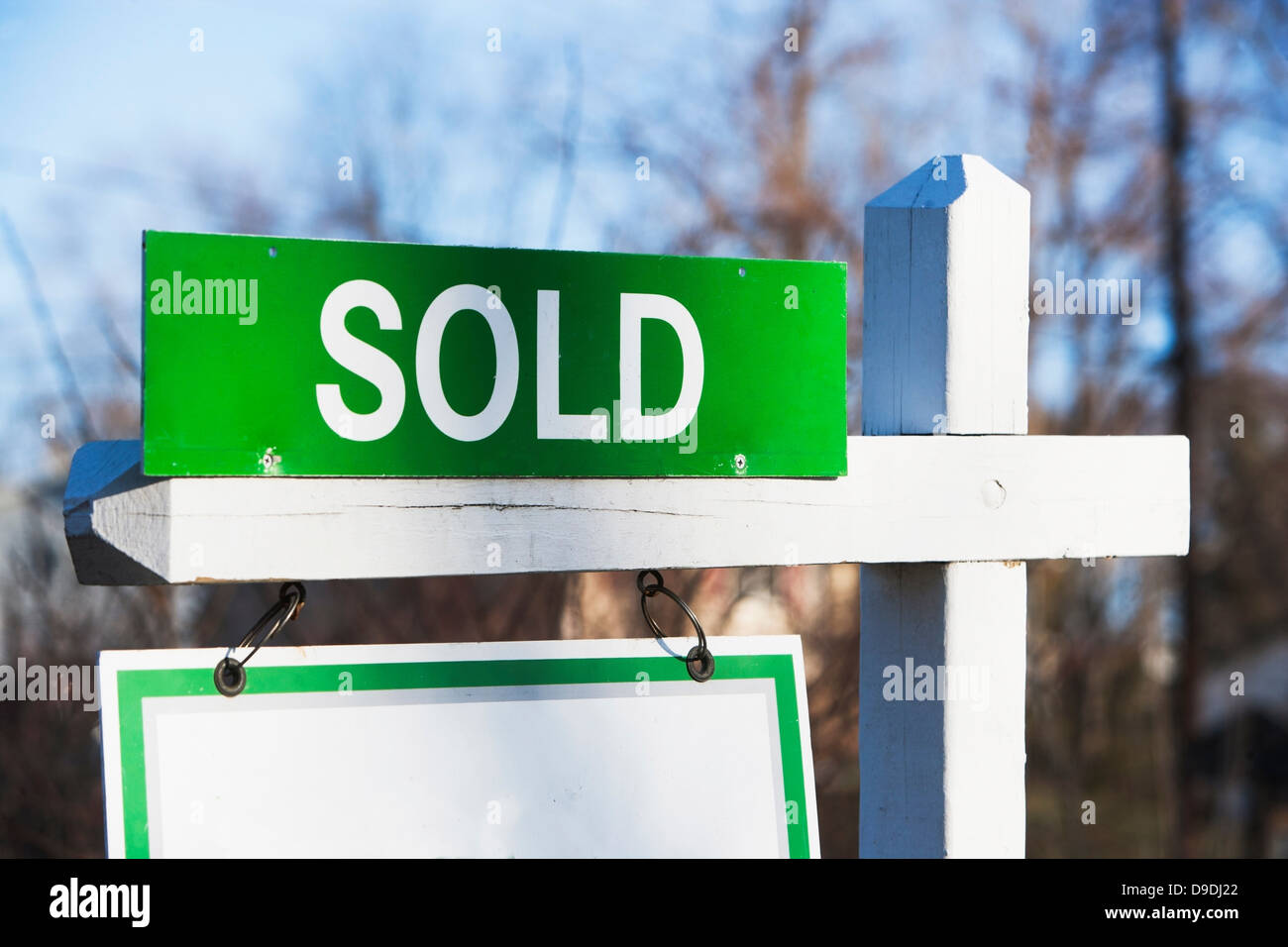 Sold property sign hi-res stock photography and images - Alamy
