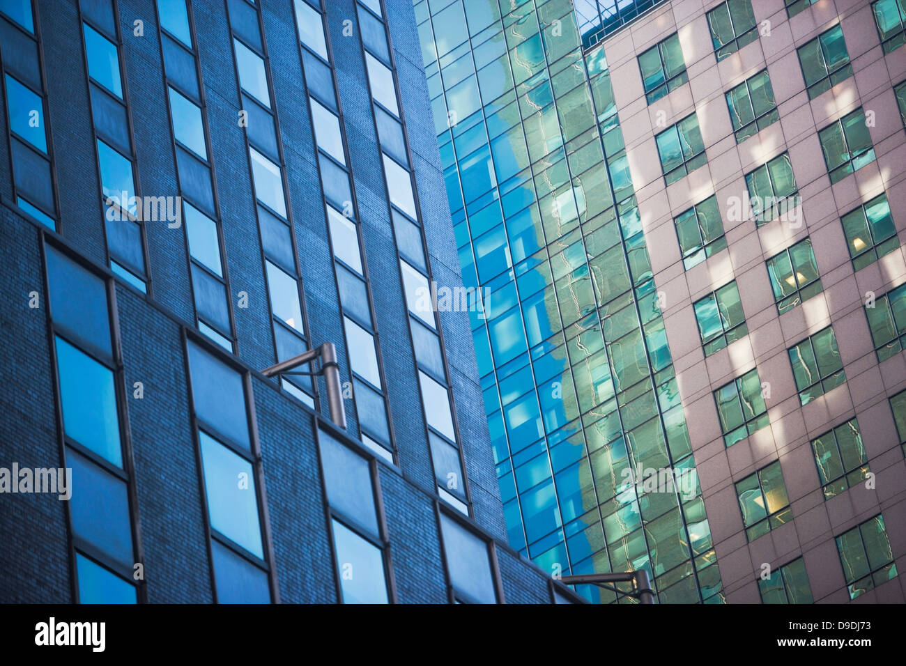 Skyscraper close up hi-res stock photography and images - Alamy