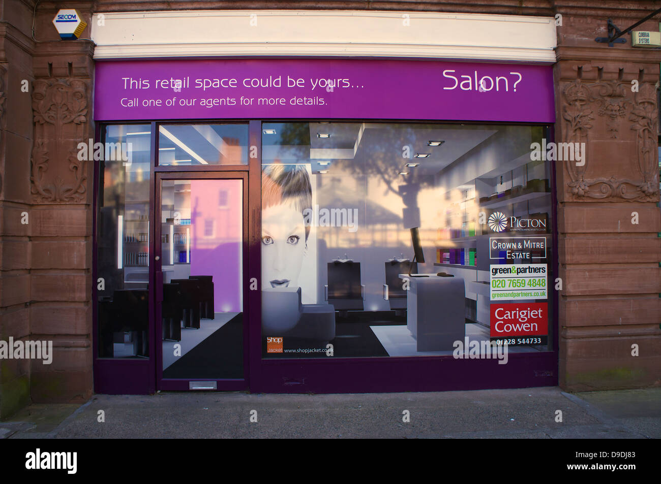 Retail shop frontage hi-res stock photography and images - Alamy