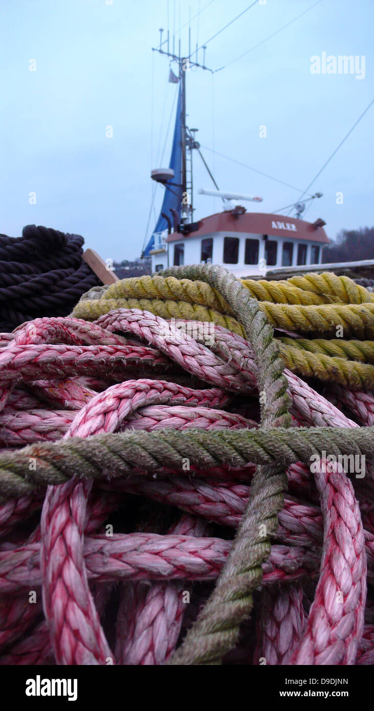 Ropes on a ship Stock Photo - Alamy