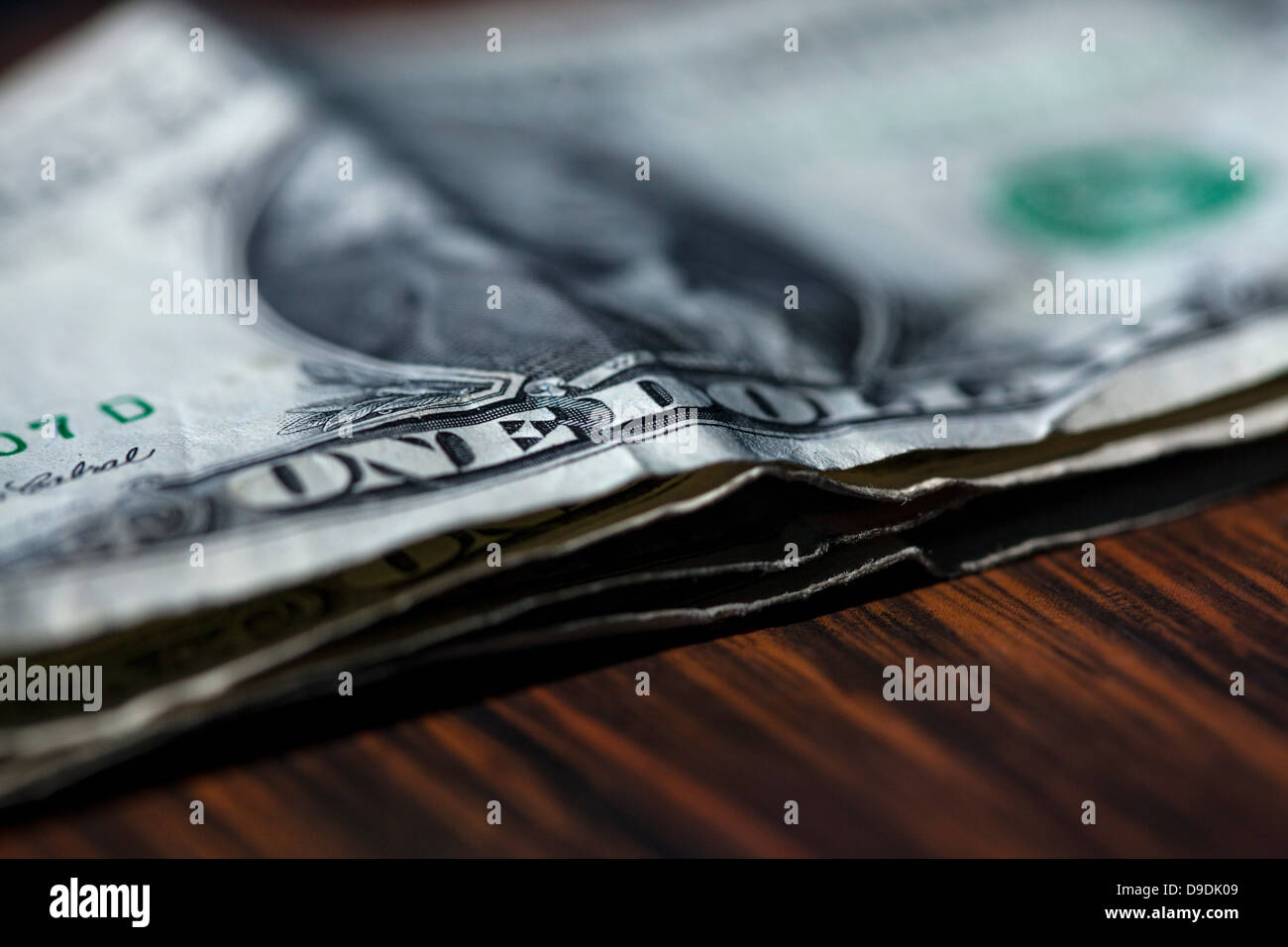 Money table hi-res stock photography and images - Alamy