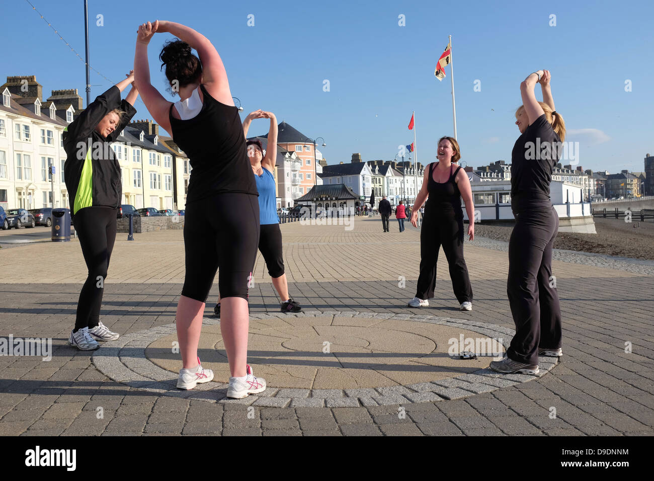 Girls keep fit hi-res stock photography and images - Alamy