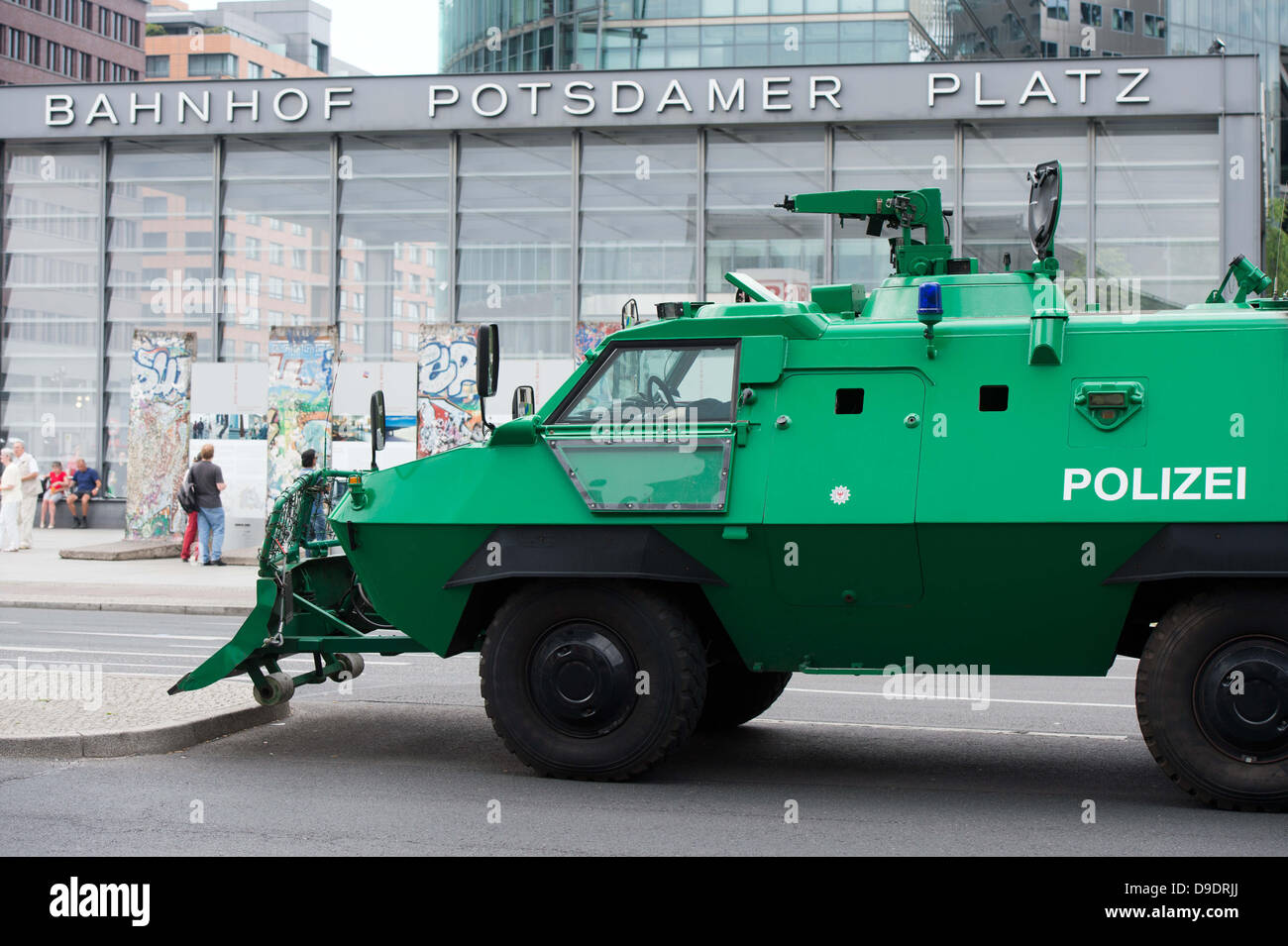 Berlin, Germany. 18th June, 2013. An armoured 'Sonderwagen 4' (SWAT car ...
