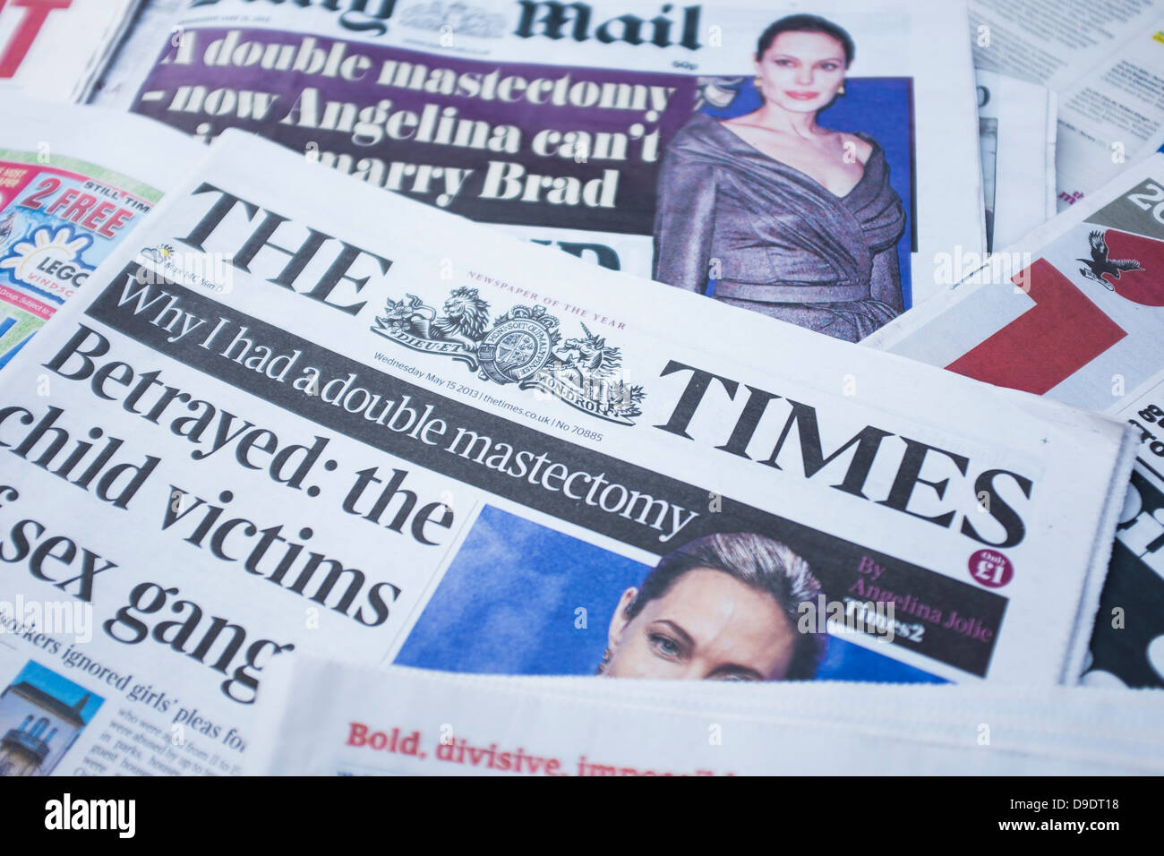 Newspaper headlines broadsheet hi-res stock photography and images - Alamy