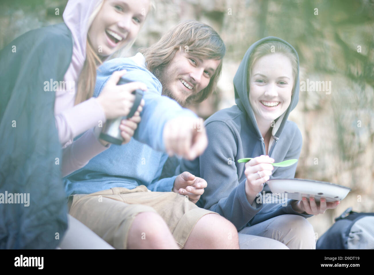 Group of people eating hi-res stock photography and images - Alamy