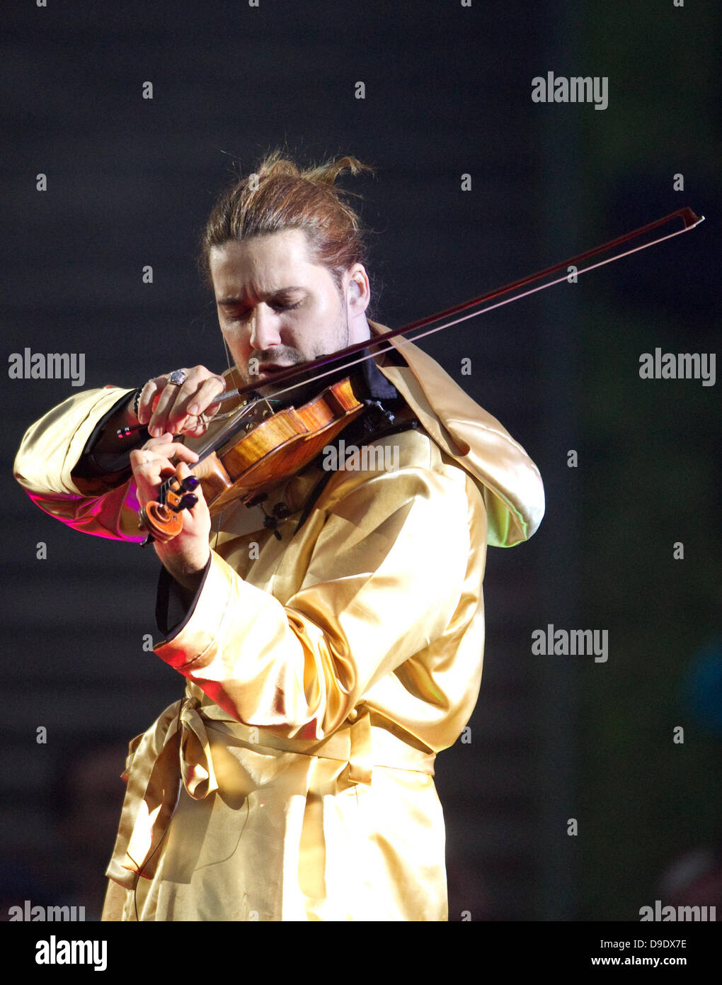 Violinist David Garrett performs pieces from his new album 'Music' on ...