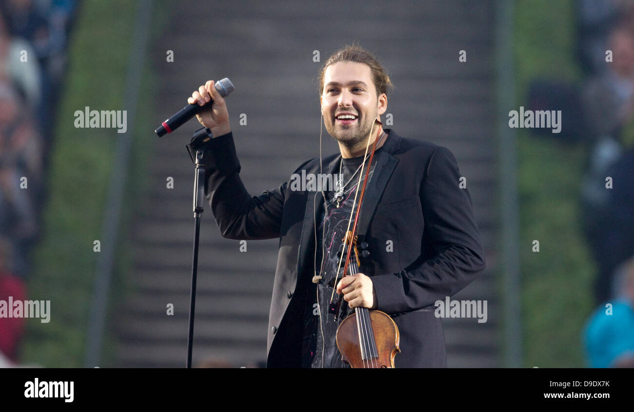 Violinist David Garrett performs pieces from his new album 'Music' on ...
