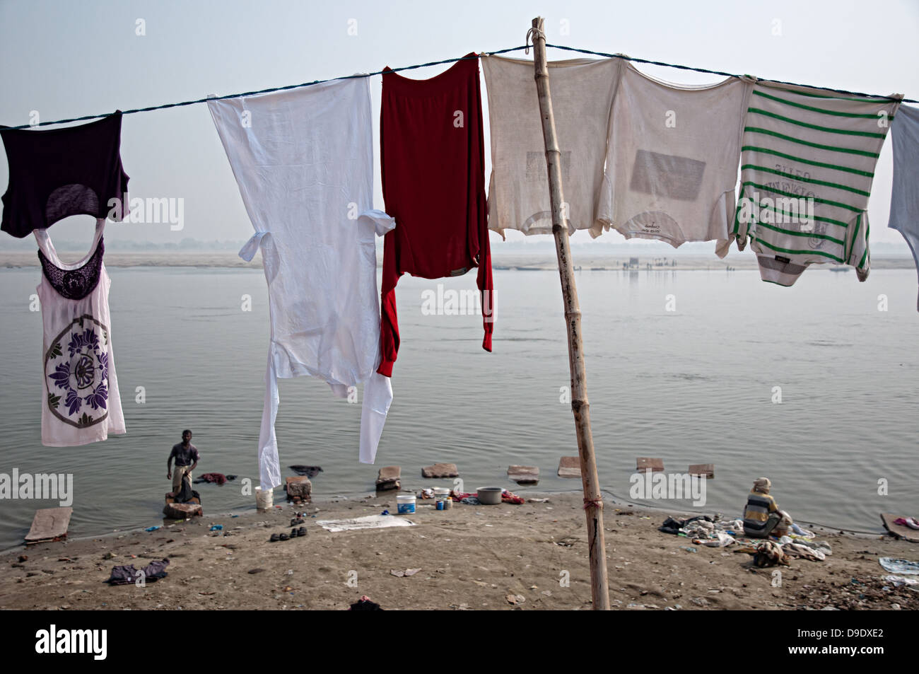 Clothes drying at the Ganges riverbanks. Varanasi, Benares, Uttar ...