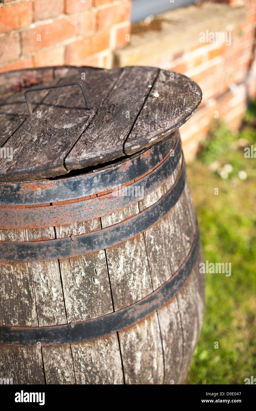 Old wooden barrel Stock Photo - Alamy
