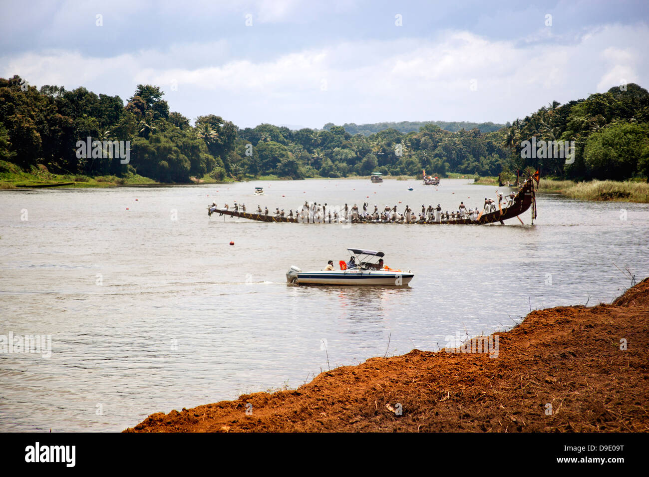 Snake boat race on Pampa River at Onam Festival, Aranmula, Kerala ...