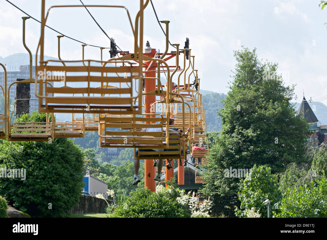 Sky lift hi-res stock photography and images - Alamy