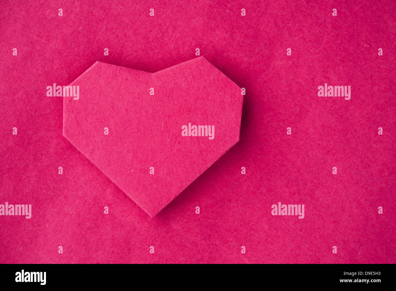 Hand made paper heart on kraft paper as background. Greeting car. Free ...