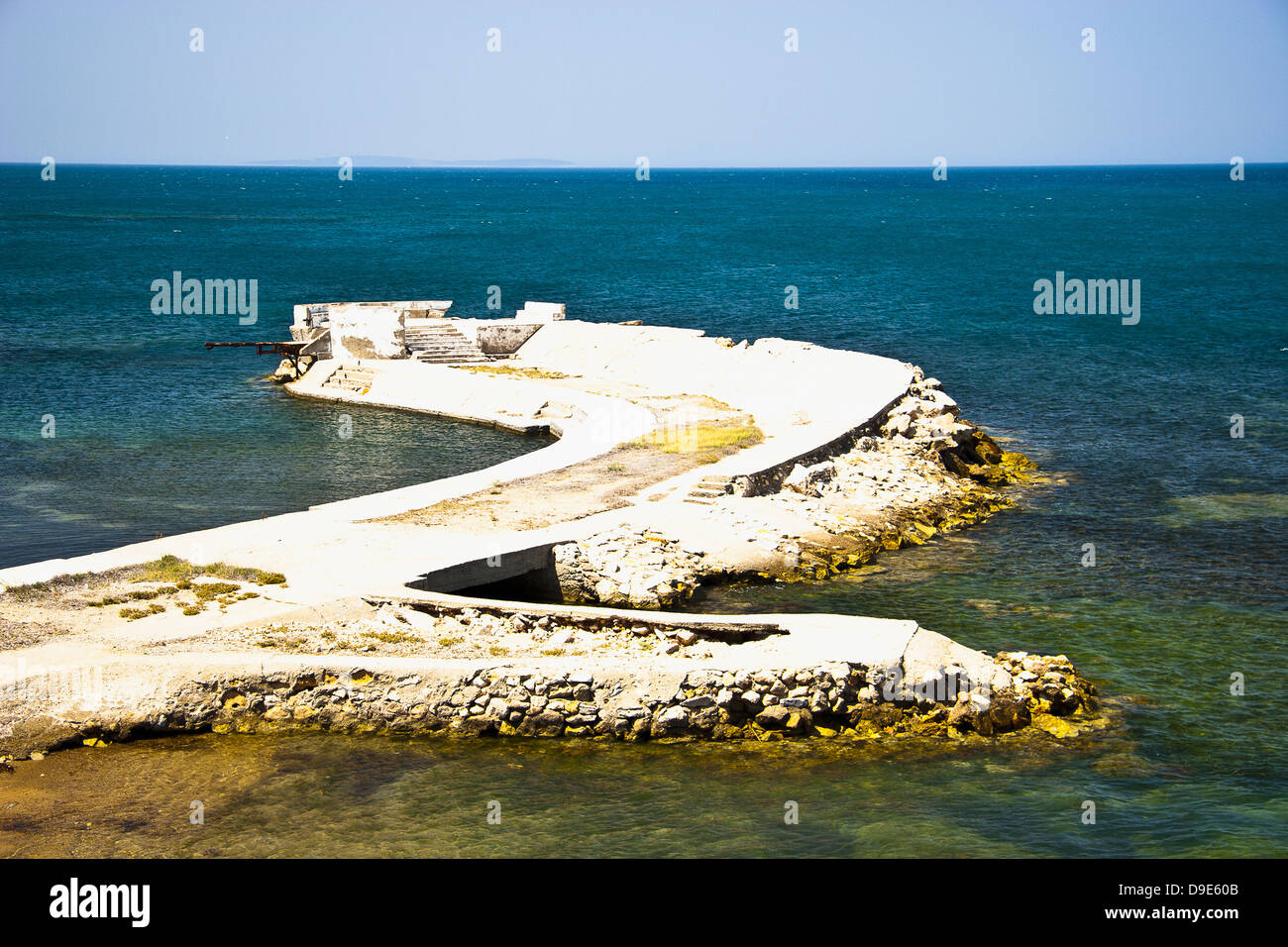 Broken pier over water hi-res stock photography and images - Alamy
