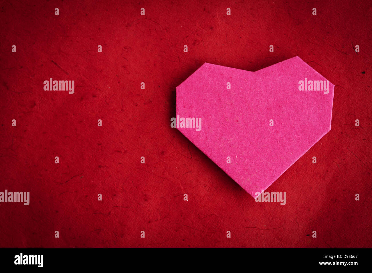 Hand made paper heart on kraft paper as background. Greeting car. Free ...