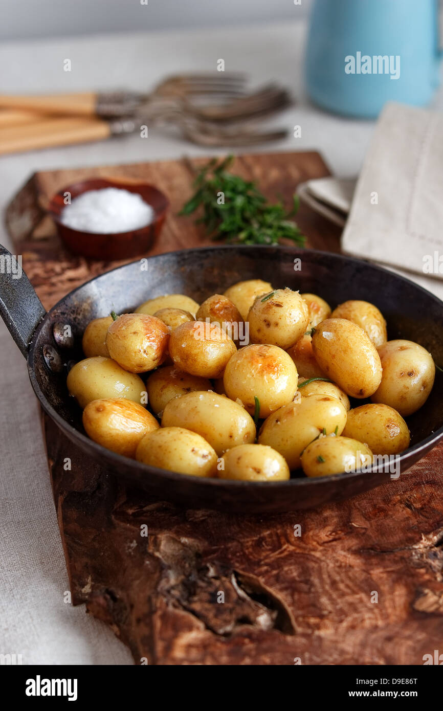 Potato small hi-res stock photography and images - Alamy