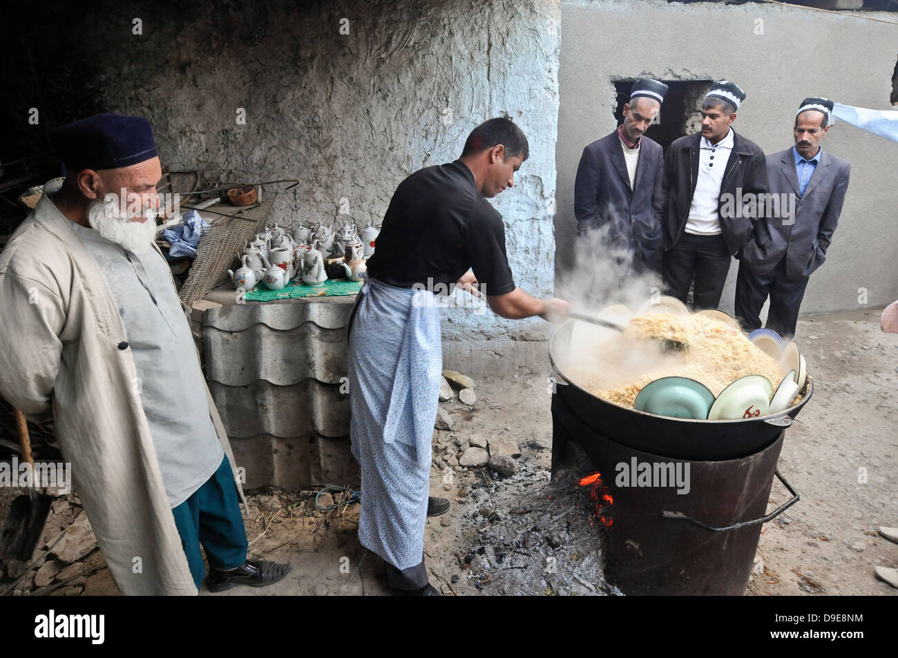 Gypsy cooking hi-res stock photography and images - Alamy