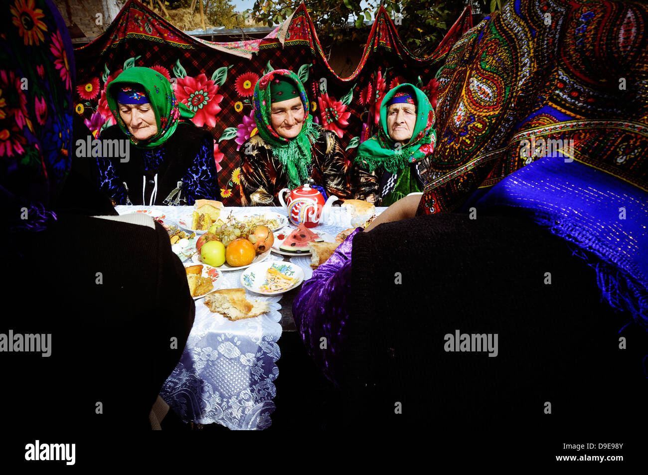 Tajik woman in tajikistan hi-res stock photography and images - Alamy