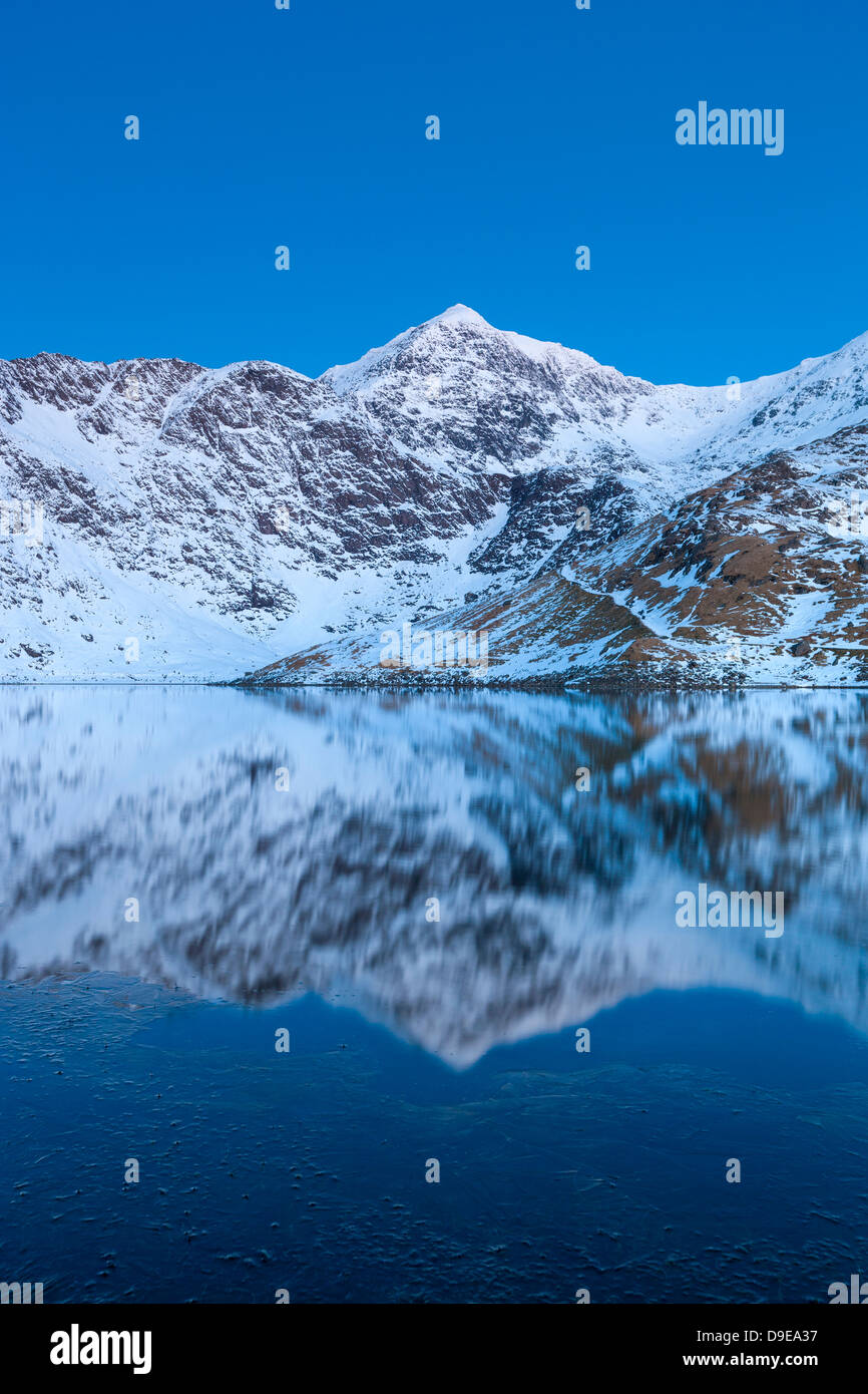 Snowdon horseshoe spring hi-res stock photography and images - Alamy