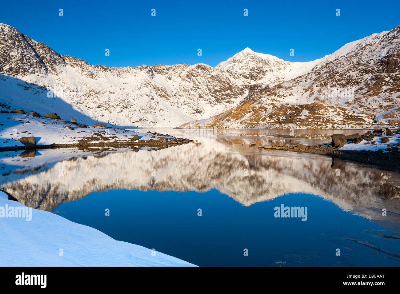 The Snowdon Horseshoe over Llyn Llydaw, Snowdonia National Park, Wales ...