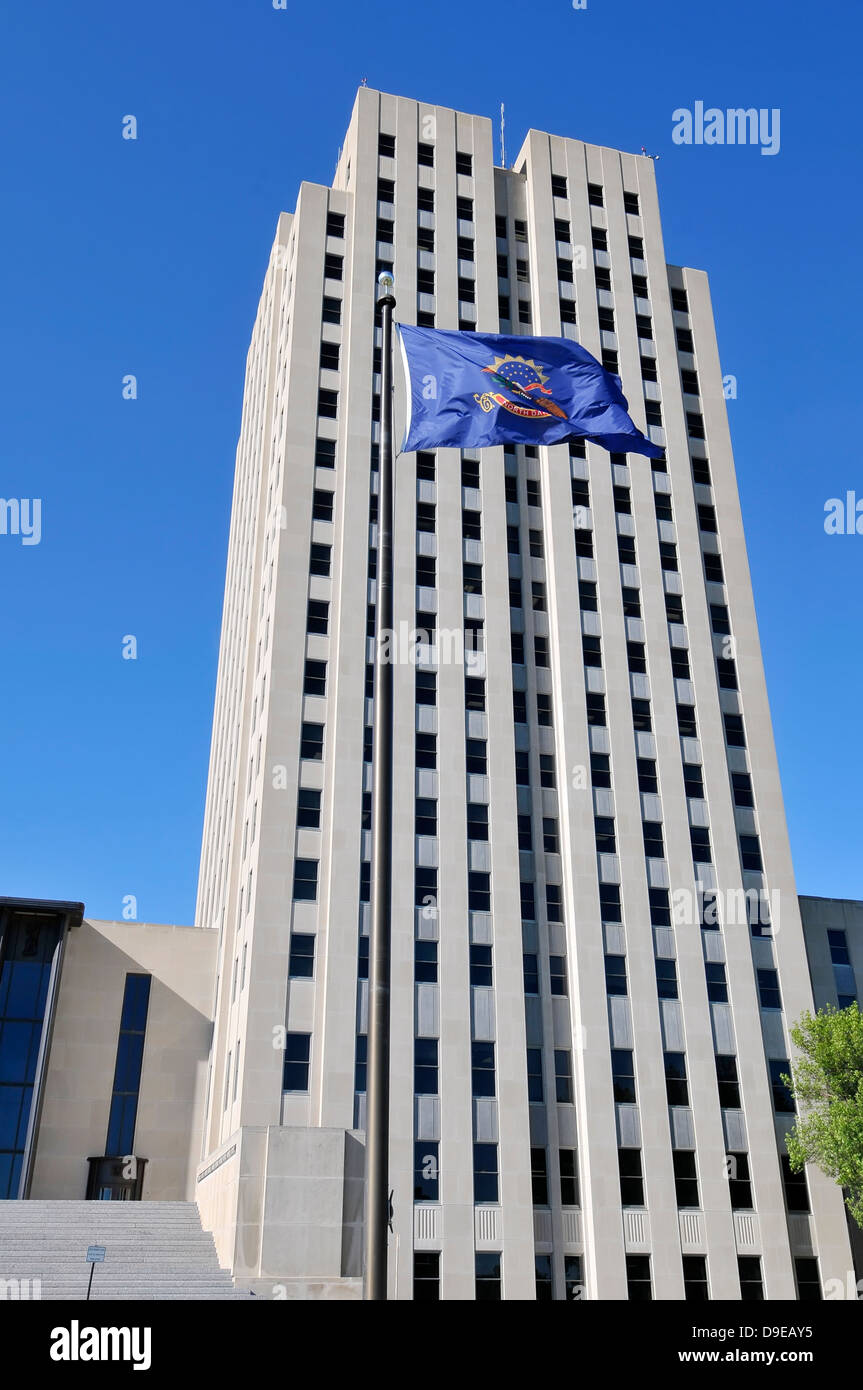 North Dakota State Capitol Bismarck ND flag Stock Photo - Alamy