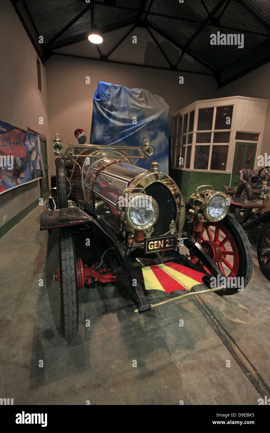 GEN 22 CHITTY CHITTY BANG BANG CAR MILESTONES BASINGSTOKE HAMPSHIRE 01 ...