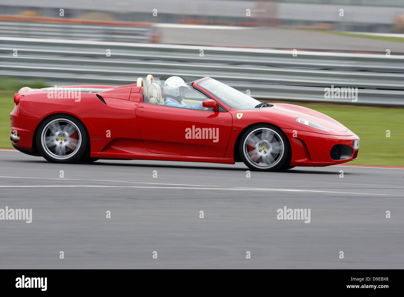 RED FERRARI F430 SPIDER CAR GRAND PRIX CIRCUIT SILVERSTONE ENGLAND 07 ...
