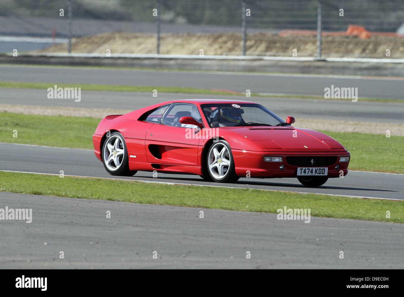 RED FERRARI 355 CAR GRAND PRIX CIRCUIT SILVERSTONE ENGLAND 07 April ...
