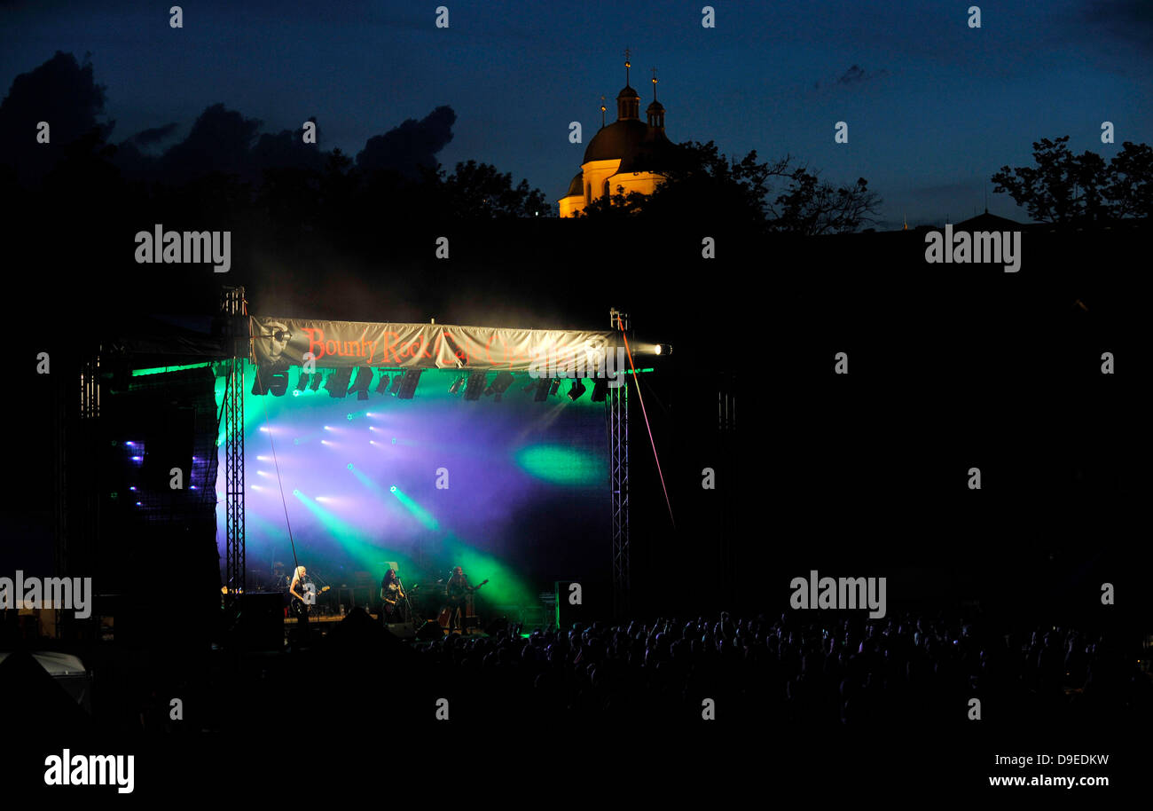 Girlschool band hi-res stock photography and images - Alamy