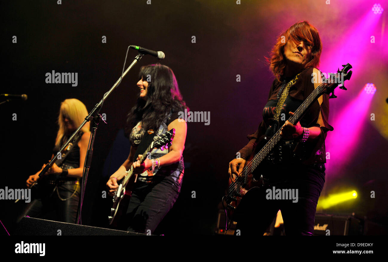 Left to right: guitarist and singer Jackie Chambers, guitarist and ...