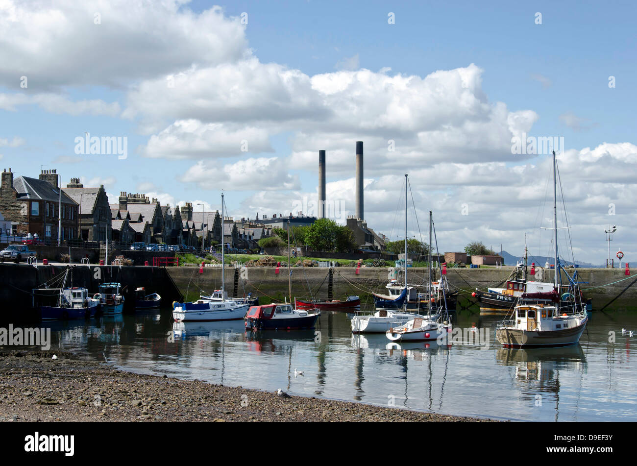 Port Seton Harbour, near Edinburgh, Scotland with Cockenzie Power ...