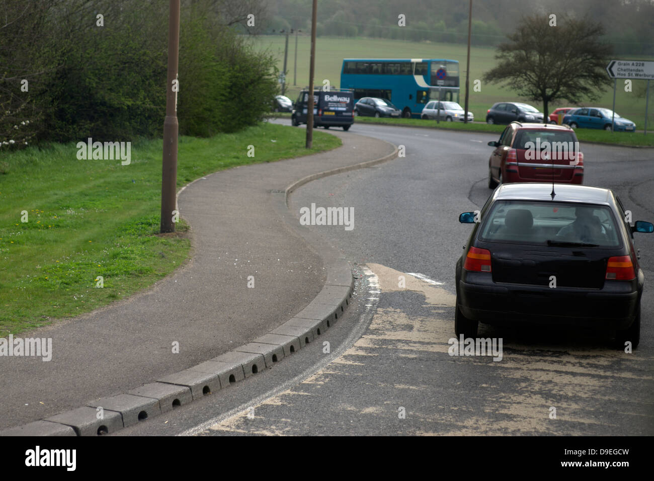 traffic uk highway motorway cars trees roads Stock Photo - Alamy
