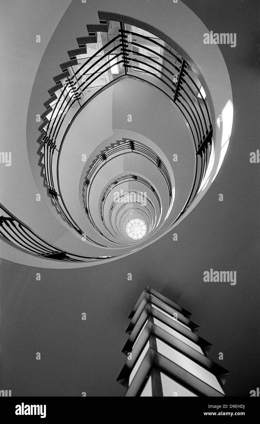 Spiral staircase of the 1930s Brahms Kontor building in Hamburg Stock ...