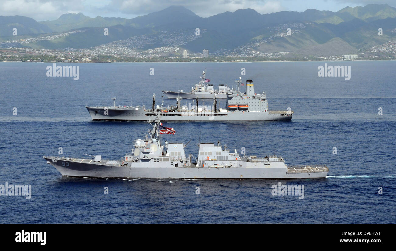 Navy ships formation pacific hi-res stock photography and images - Alamy