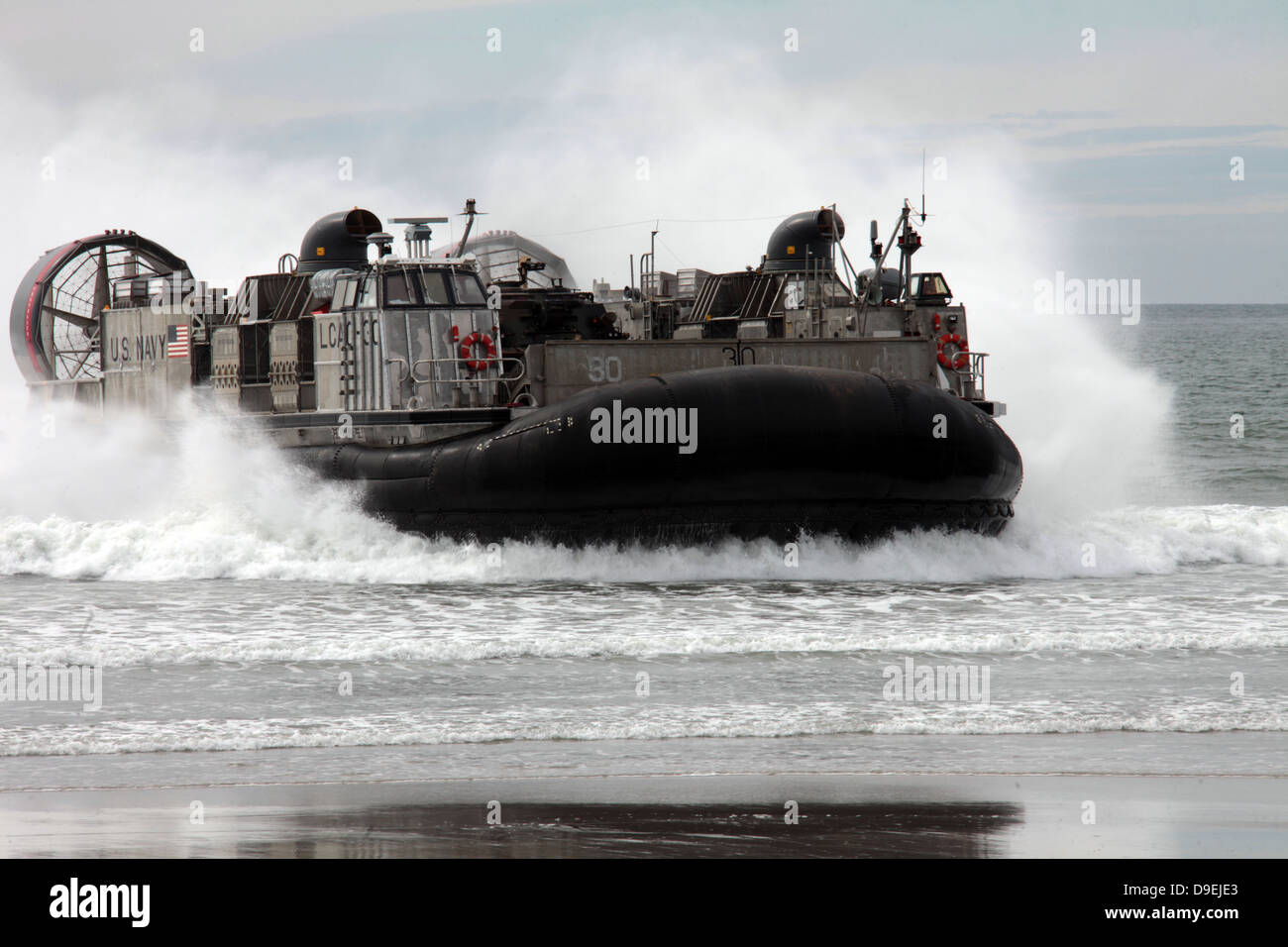 Navy landing craft hi-res stock photography and images - Alamy