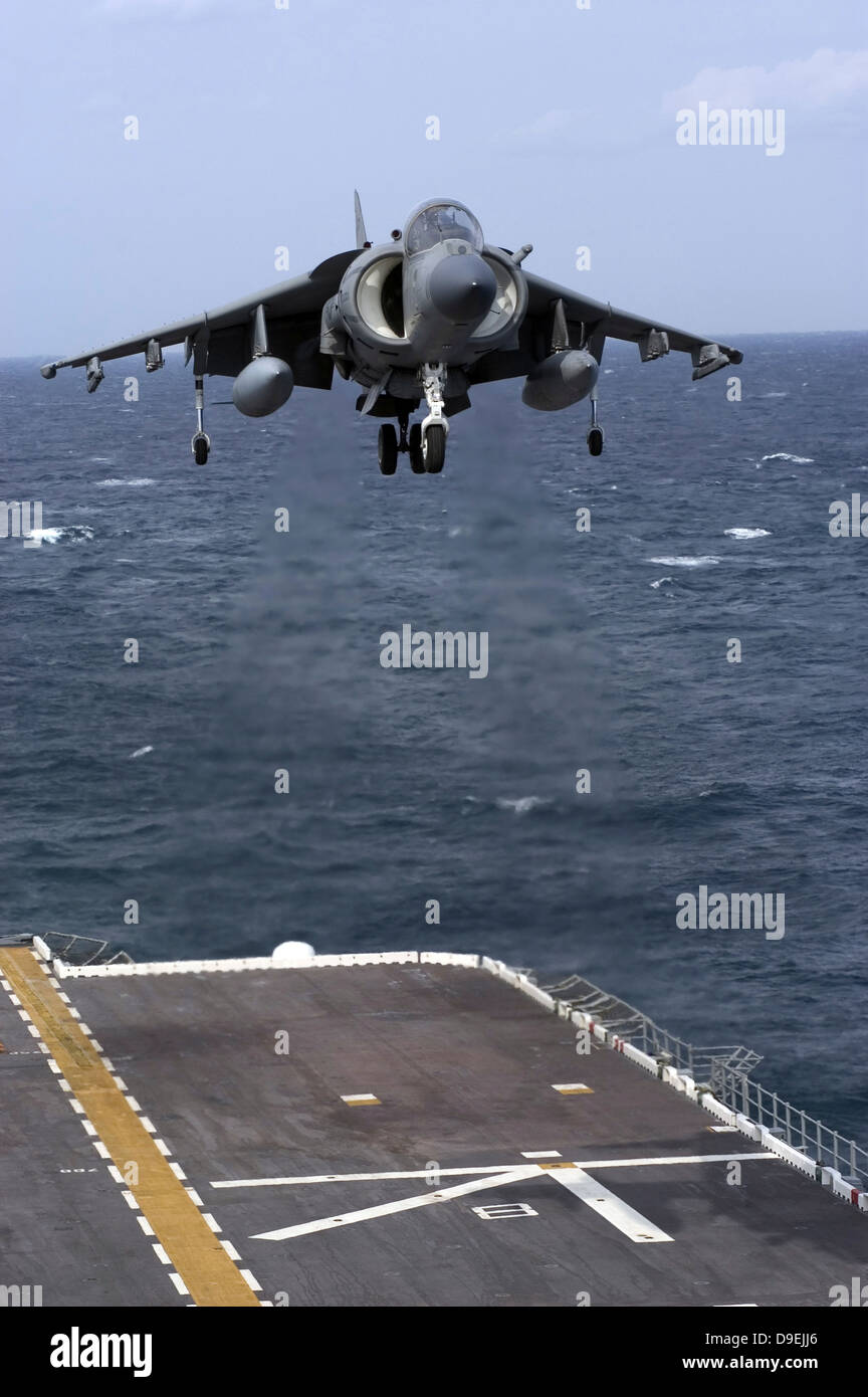 Uss nassau hi-res stock photography and images - Alamy