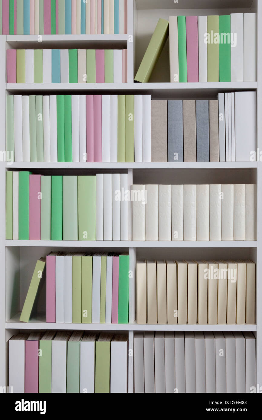 Bookshelf hi-res stock photography and images - Alamy