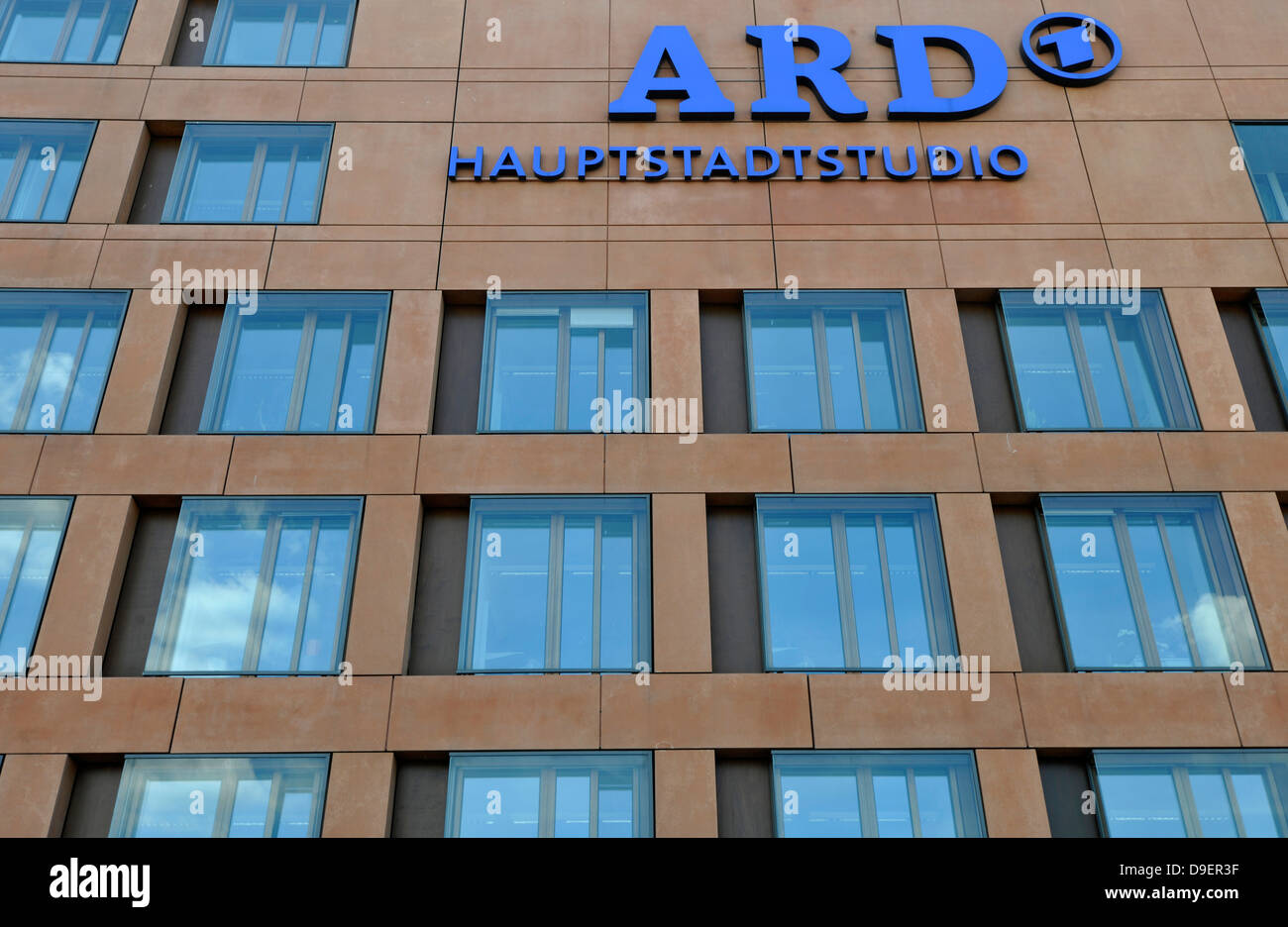 ARD capital studio, Reichstag shore, Spree curve, government quarter ...