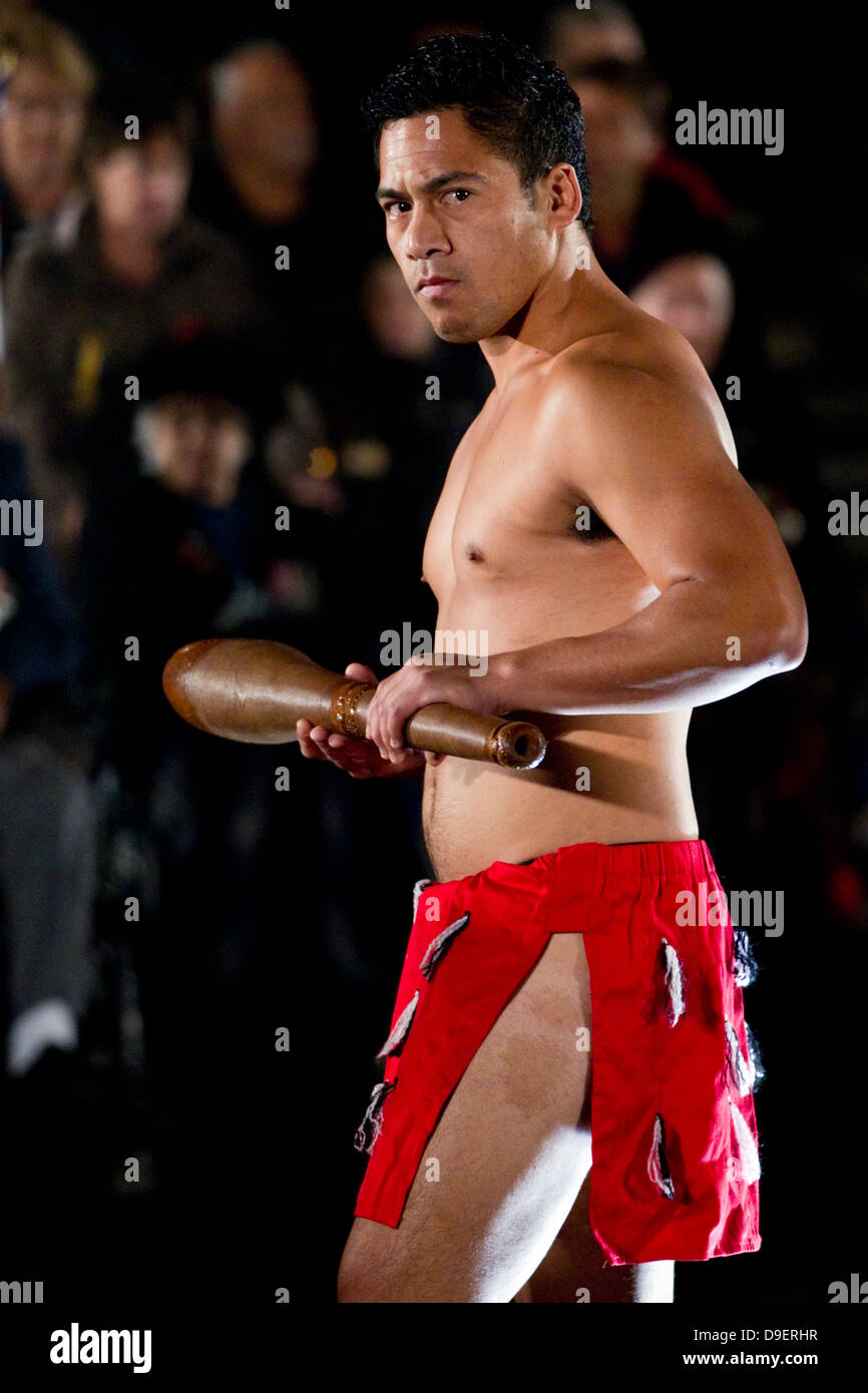 Maori warrior hi-res stock photography and images - Alamy