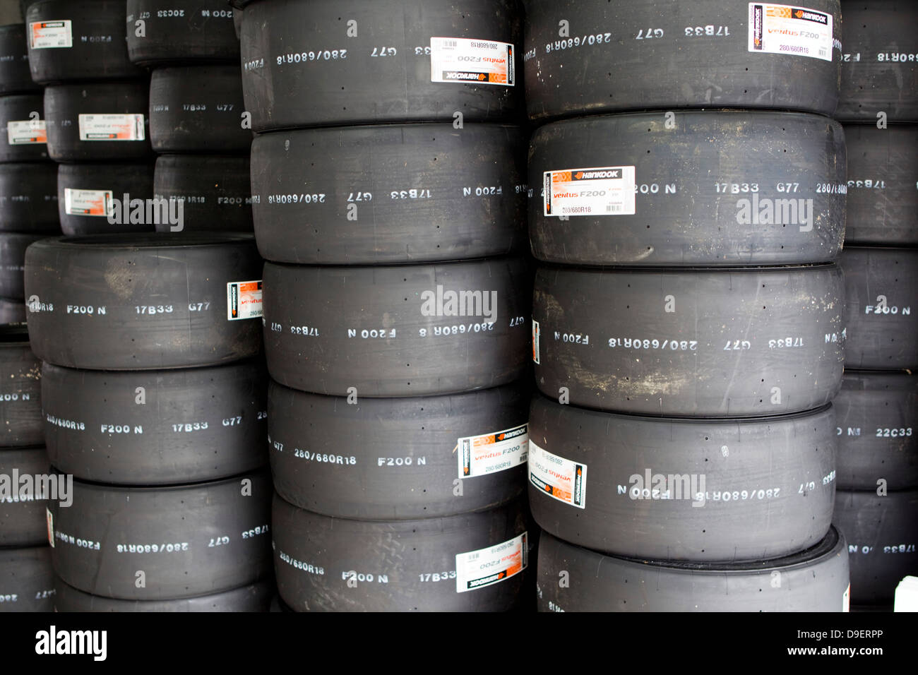 Tyre storage hi-res stock photography and images - Alamy