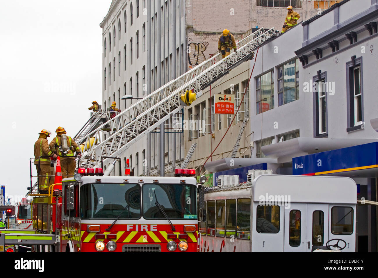 Fireman ladder rescue building hi-res stock photography and images - Alamy